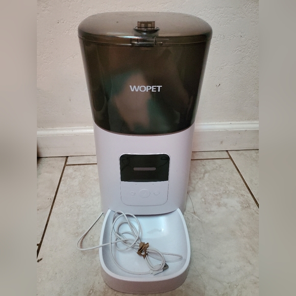 Wopet | Dog | Like New Wopet Automatic Feeder | Poshmark